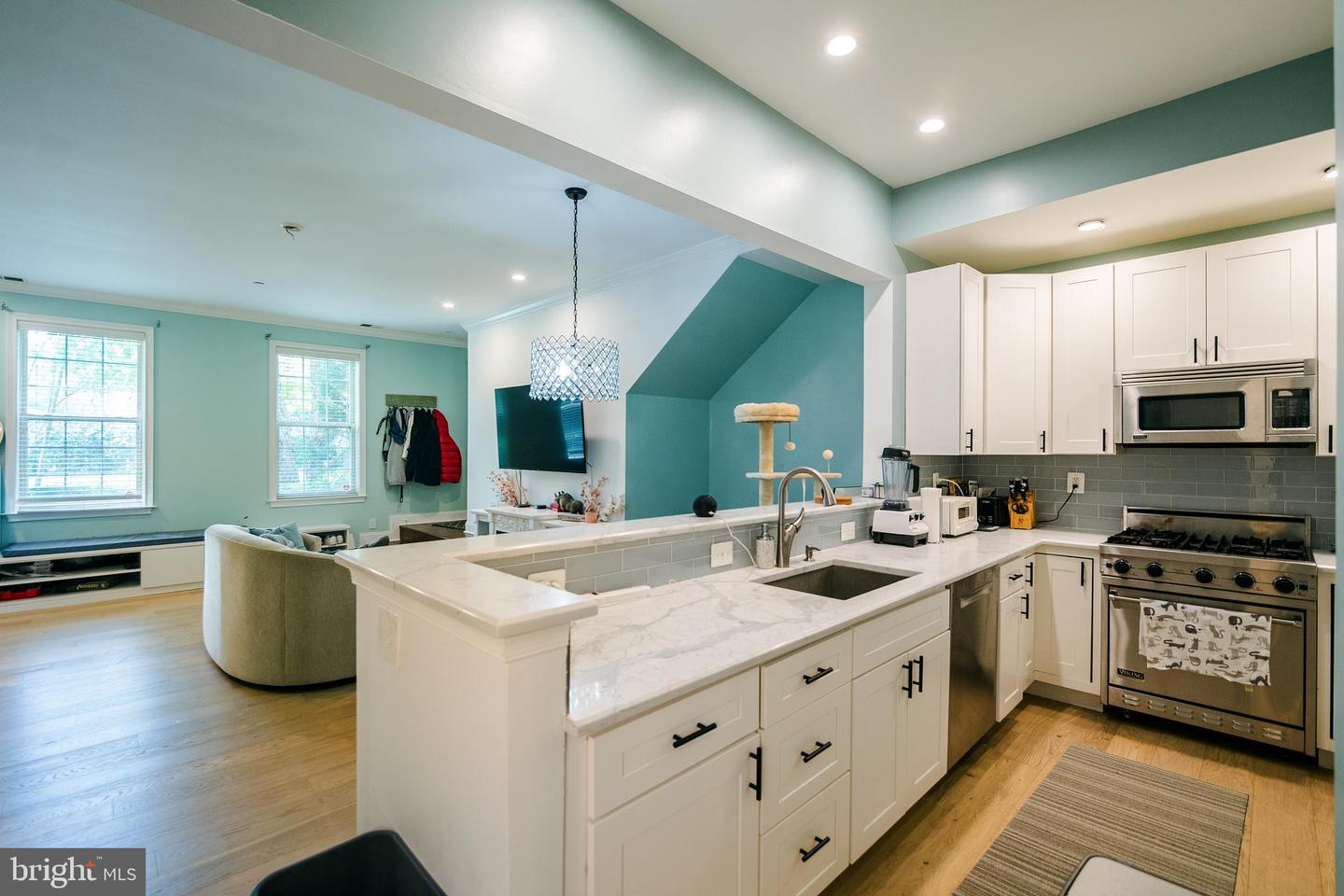 102 Governors Ct, Philadelphia, PA 19146 - MLS PAPH2256558 - Coldwell ...