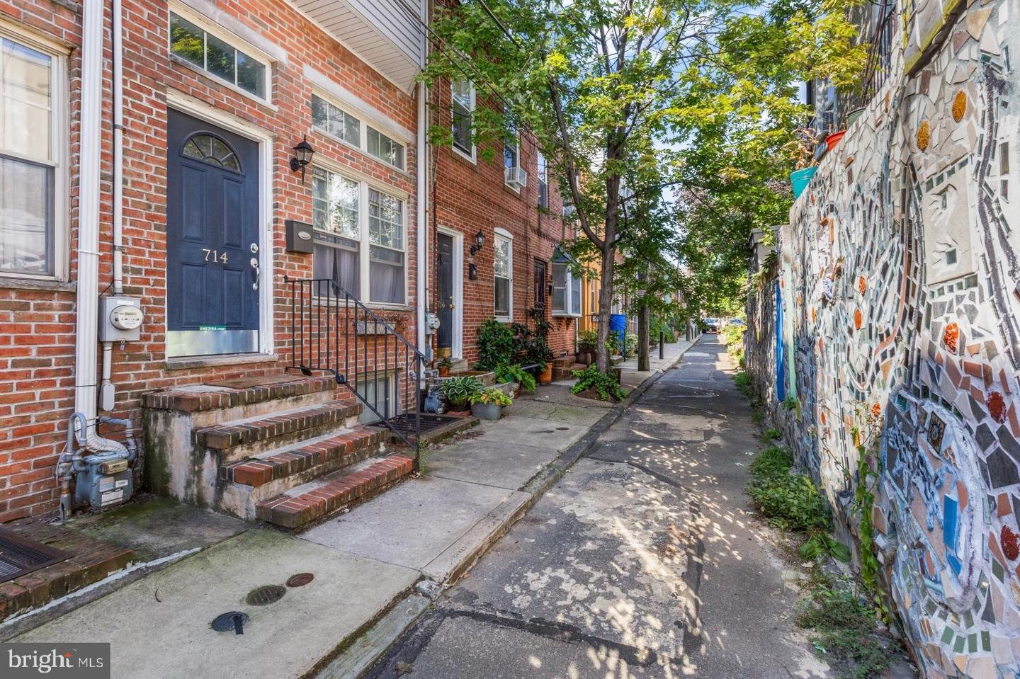 714 Medina St, Philadelphia, PA 19147 - MLS PAPH2278570 - Coldwell Banker