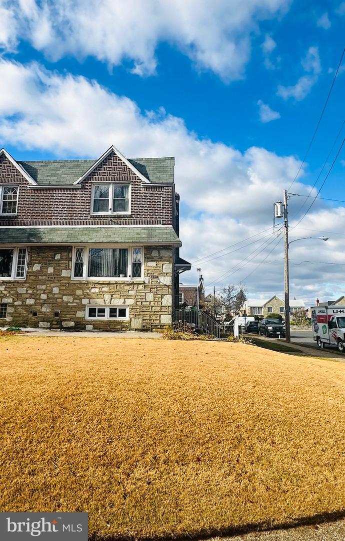 8034 Lexington Ave, Philadelphia, PA 19152 - MLS PAPH2424126 - Coldwell ...