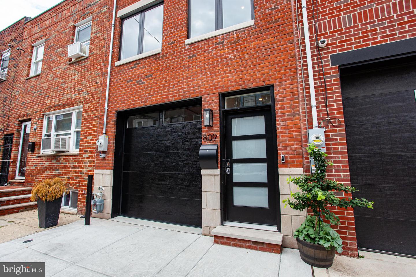 809 Fernon St, Philadelphia, PA 19148 - MLS PAPH2449336 - Coldwell Banker