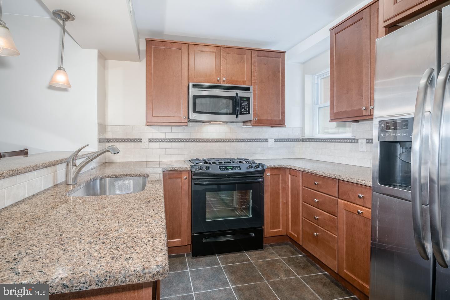 2220 Fitzwater St #2, Philadelphia, PA 19146 - MLS PAPH2451358 ...