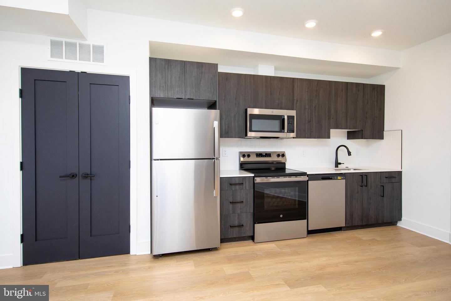 633-35 N 5th St #302, Philadelphia, PA 19123 - MLS PAPH2452678 ...