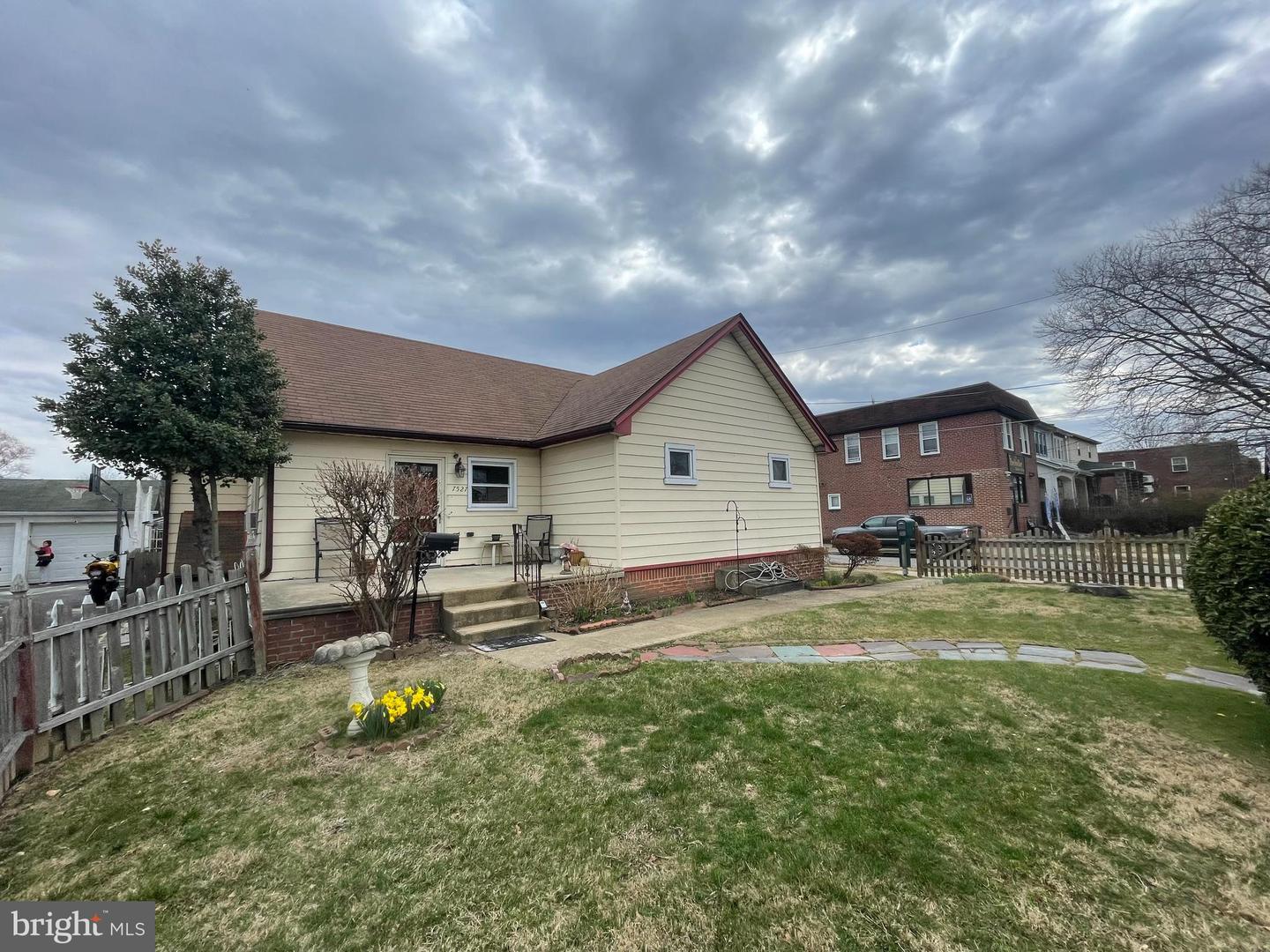 7527 Verree Rd, Philadelphia, PA 19111 - MLS PAPH2460280 - Coldwell Banker