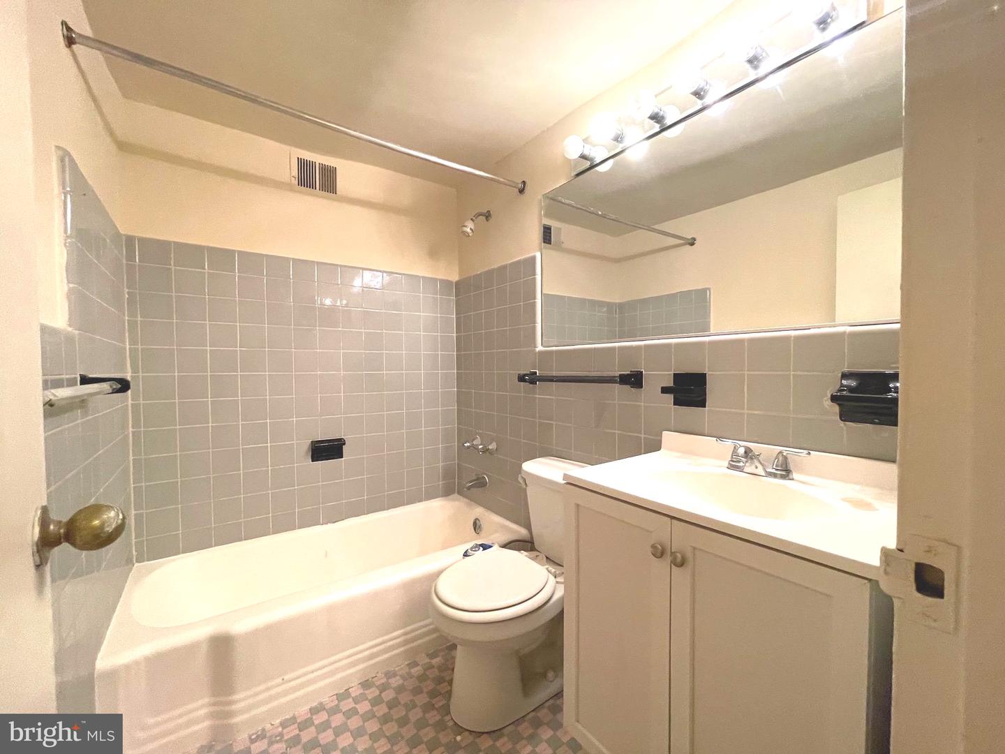 2101 Chestnut St #406, Philadelphia, PA 19103 - MLS PAPH2490660 ...