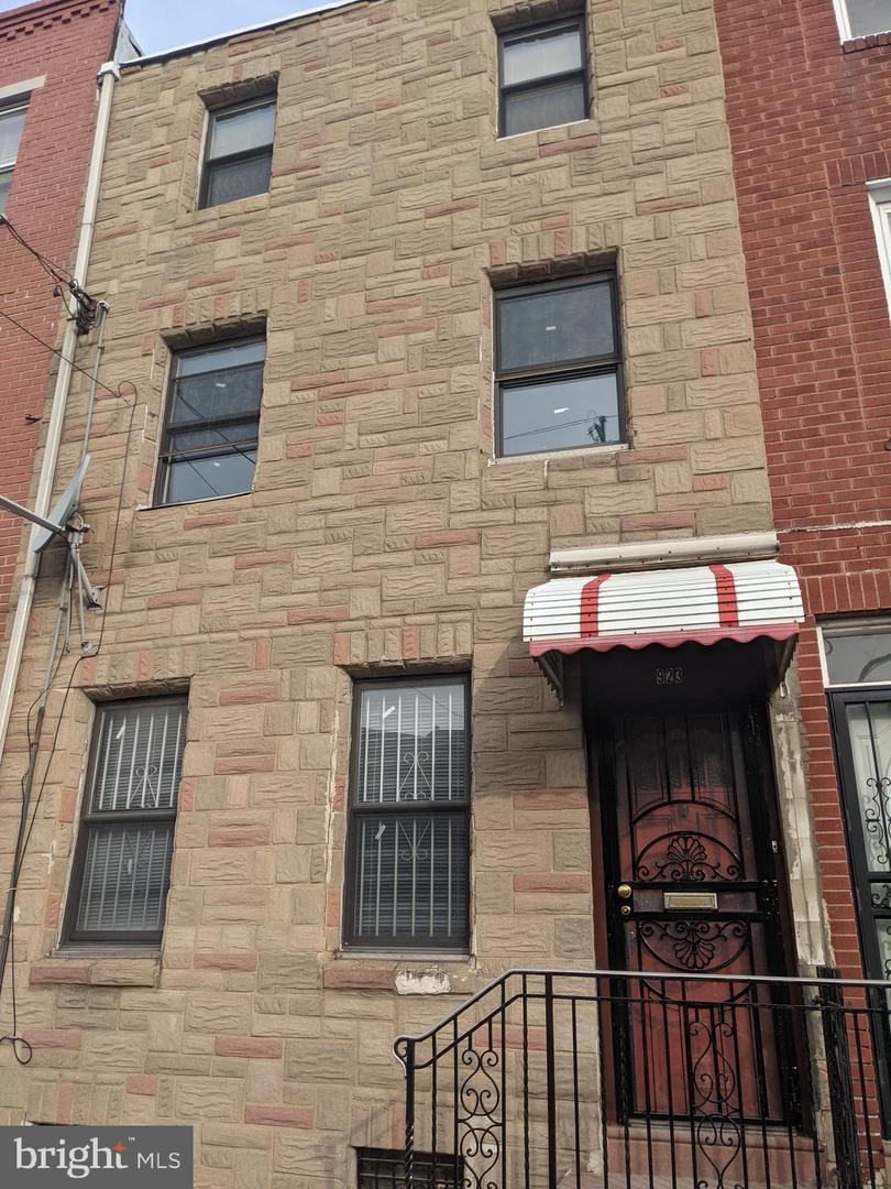 923 Reed St, Philadelphia, PA 19147 - MLS PAPH985382 - Coldwell Banker