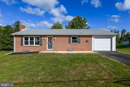 3017 E Prospect Rd, York, PA 17402 - MLS PAYK2030146 - Coldwell Banker