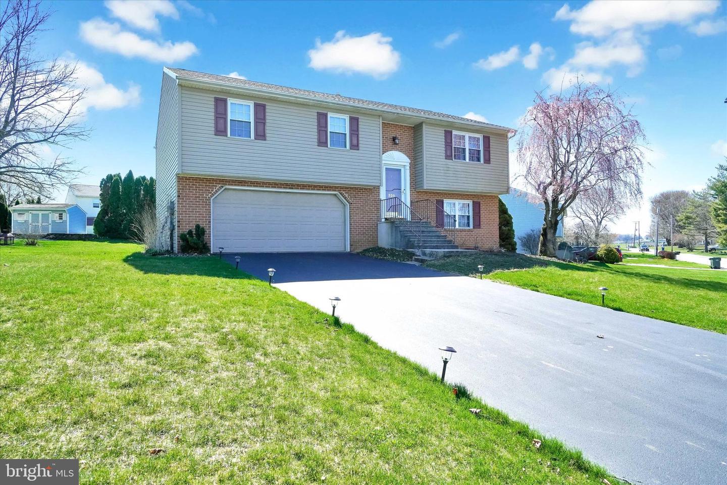 320 Kendale Rd, Red Lion, PA 17356 - MLS PAYK2039010 - Coldwell Banker