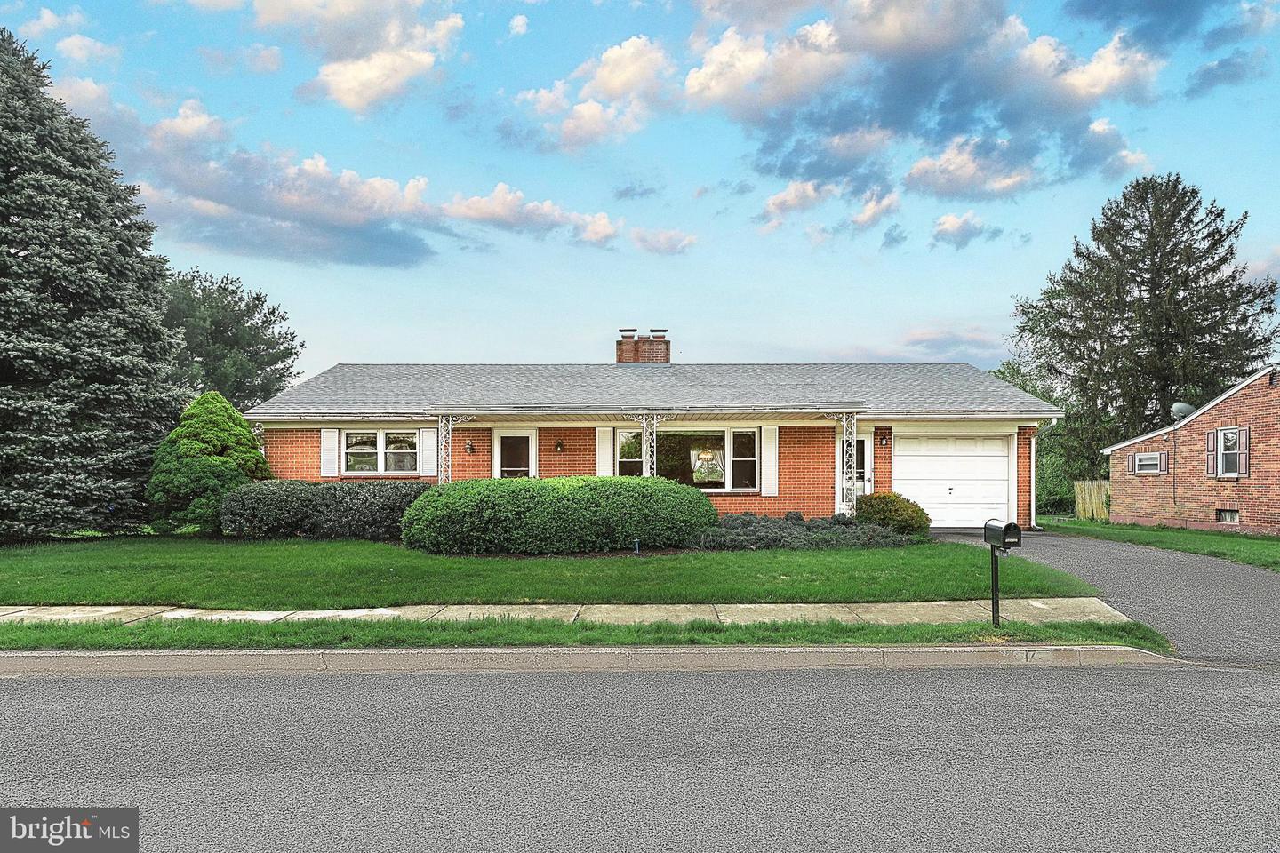 17 Stony Ln, Dover, PA 17315 - MLS PAYK2040628 - Coldwell Banker