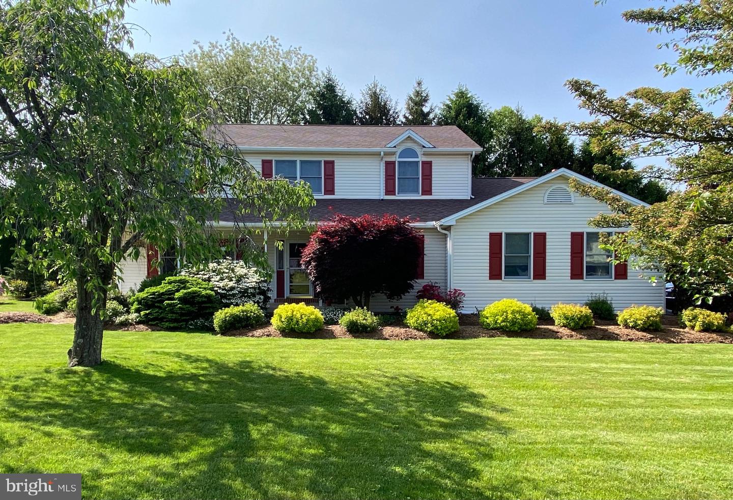 147 Fairway Dr, Dillsburg, PA 17019 - MLS PAYK2040702 - Coldwell Banker