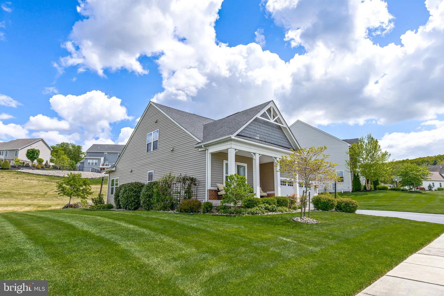 1218 Copper Beech Dr, York, PA 17403 - MLS PAYK2041164 - Coldwell Banker