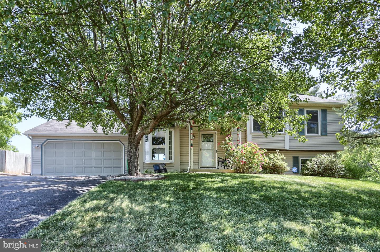 3 N Ben Hogan Dr, Etters, PA 17319 - MLS PAYK2042002 - Coldwell Banker