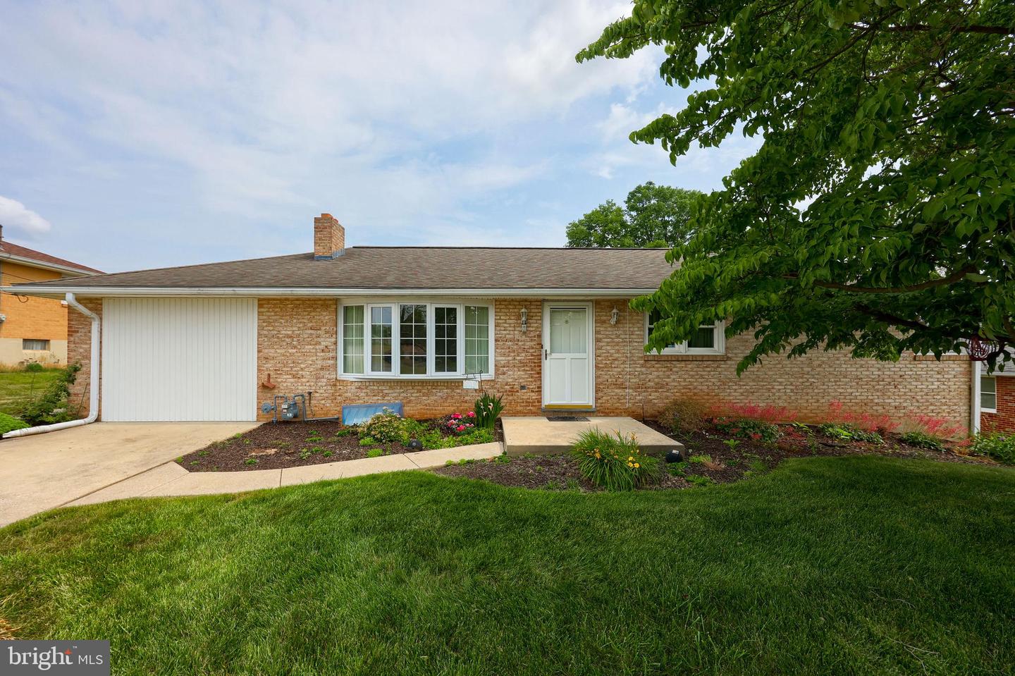 3059 Imperial Dr, Dover, PA 17315 - MLS PAYK2043084 - Coldwell Banker