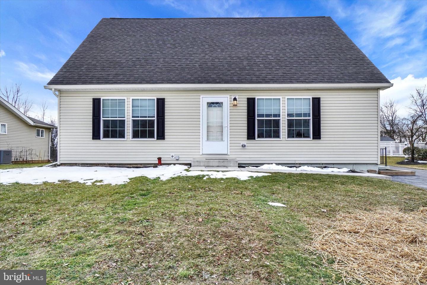 3030 Lark Dr, York, PA 17404 - MLS PAYK2056112 - Coldwell Banker