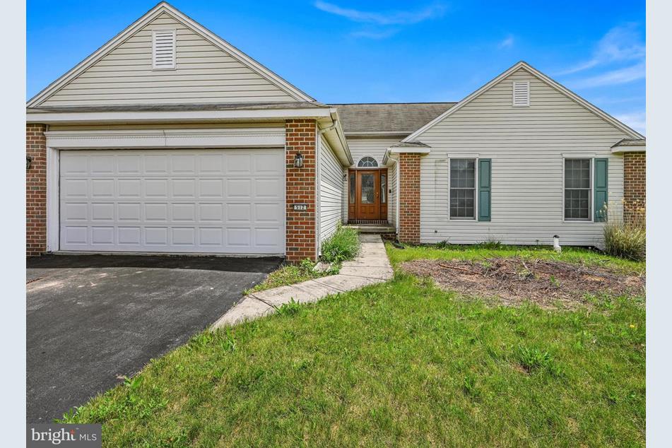 512 Ridgeview Dr, Dillsburg, PA 17019 - MLS PAYK2060630 - Coldwell Banker