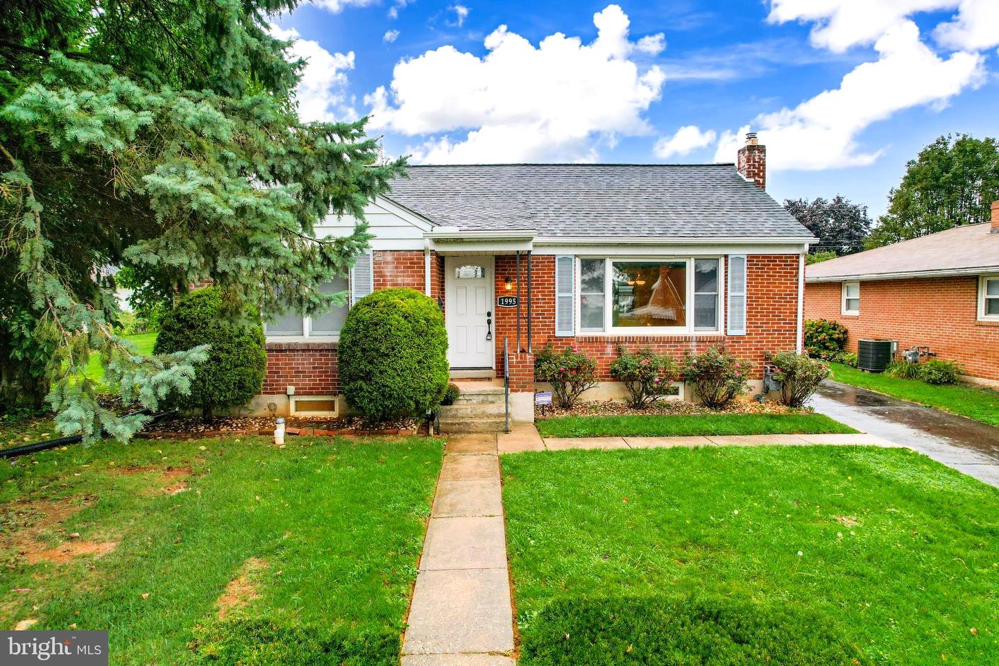 1995 Filbert St, York, PA 17404 - MLS PAYK2069494 - Coldwell Banker