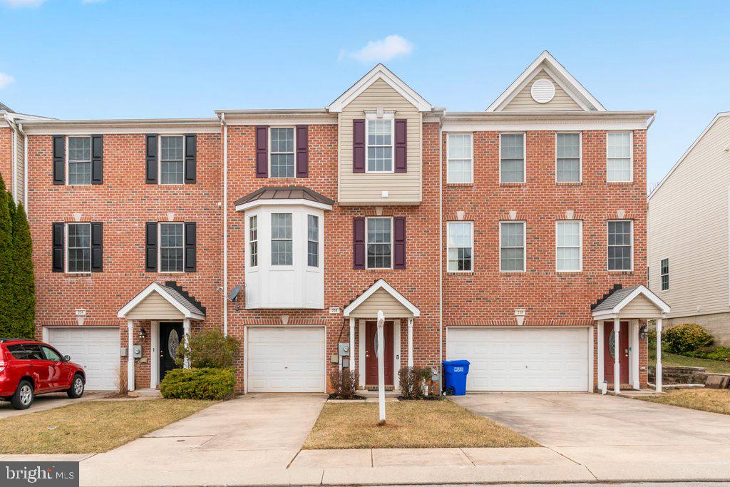 236 N Front St, New Freedom, PA 17349 - MLS PAYK2077378 - Coldwell Banker