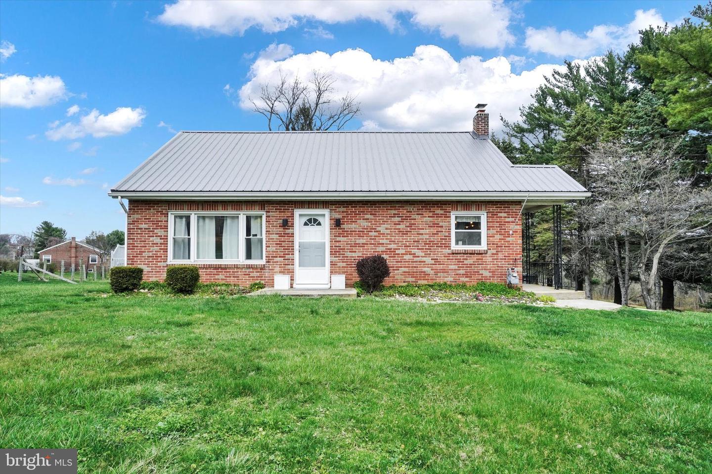 3051 E Prospect Rd, York, PA 17402 - MLS PAYK2079382 - Coldwell Banker