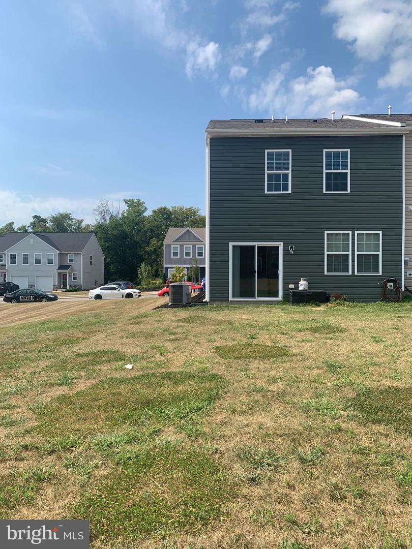 125 Maple Run Dr, York, PA 17404 - MLS PAYK2080478 - Coldwell Banker