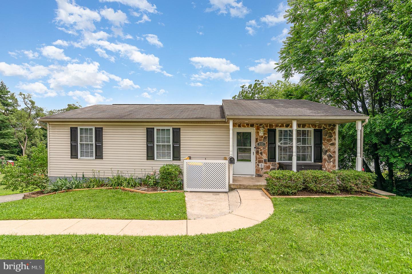 463 Maple St, Manchester, PA 17345 - MLS PAYK2084374 - Coldwell Banker