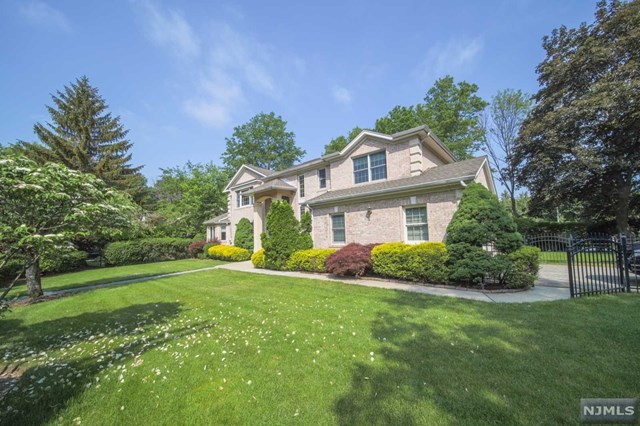 106 Alpine Dr, Closter, NJ 07624 - MLS 21021039 - Coldwell Banker
