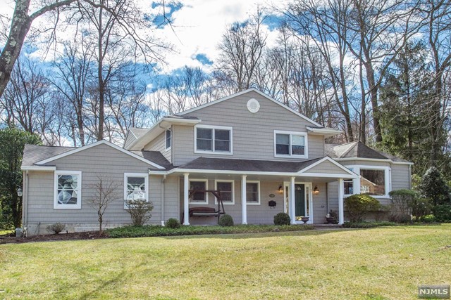 512 Oldwoods Rd, Wyckoff Township, NJ 07481 - MLS 23007051 - Coldwell ...