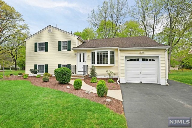 621 Stanley Pl, River Vale Township, NJ 07675 - MLS 23011440 - Coldwell ...