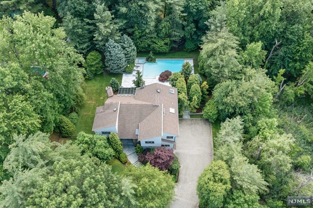 210 Hillside Ave Cresskill Nj 07626 Mls 23017268 Coldwell Banker